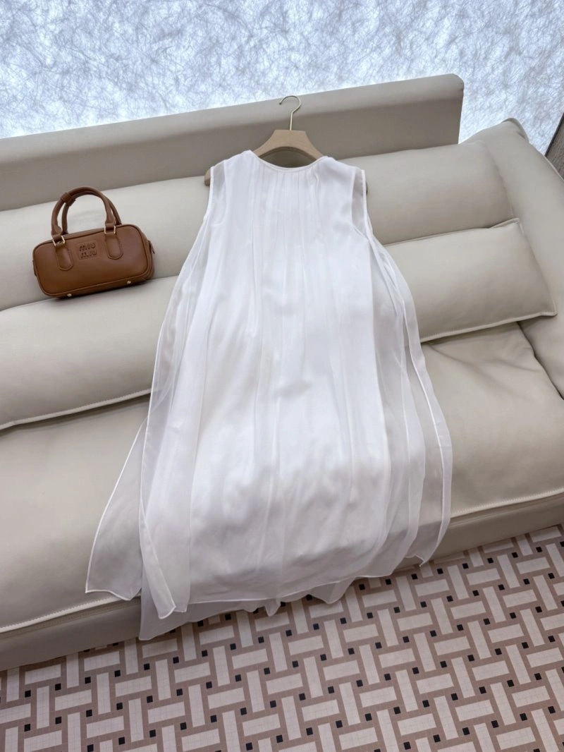 Accurate model Unclassified Brand Dress