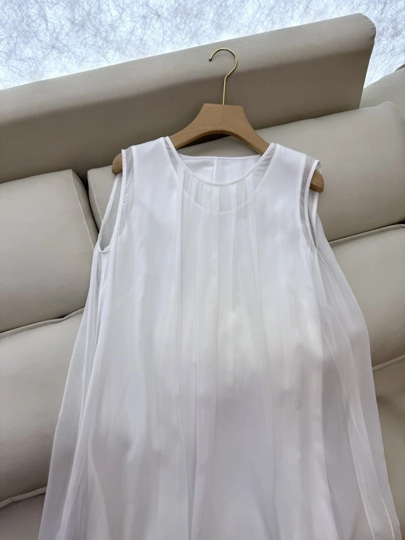 Accurate model Unclassified Brand Dress