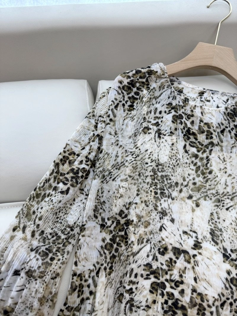 Indistinguishable Unclassified Brand Dress