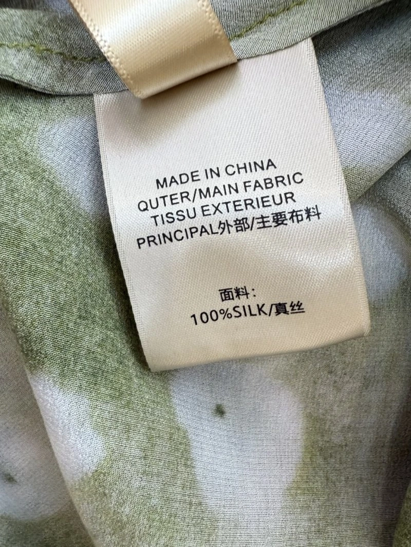 Accurate model Unclassified Brand Dress