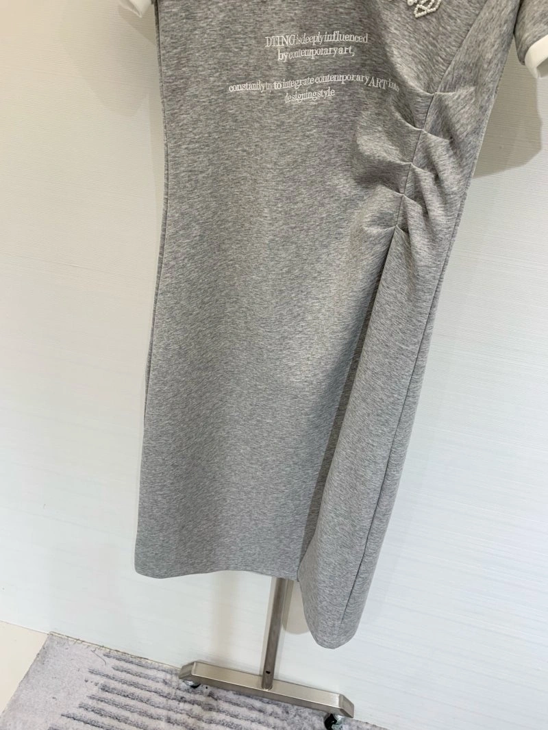 Accurate model Unclassified Brand Dress