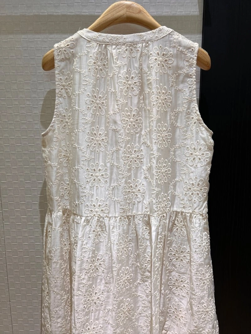 Accurate model Unclassified Brand Dress