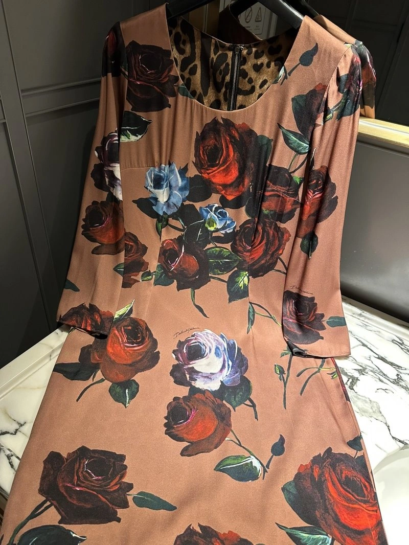 Low-cost Unclassified Brand Dress
