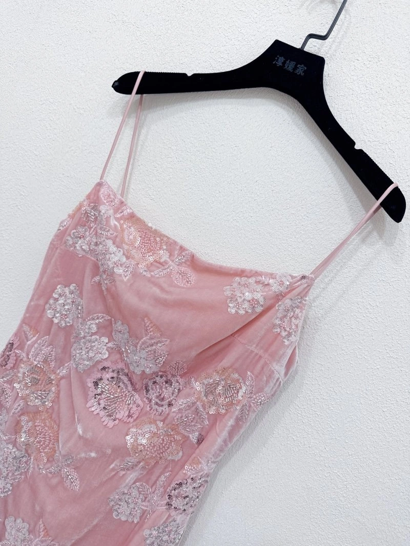 Low-cost Unclassified Brand Dress