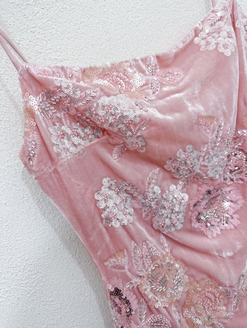 Low-cost Unclassified Brand Dress