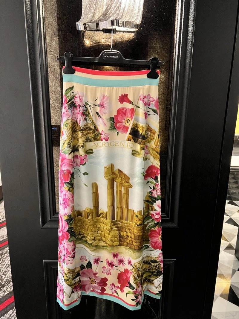Accurate model Unclassified Brand Dress