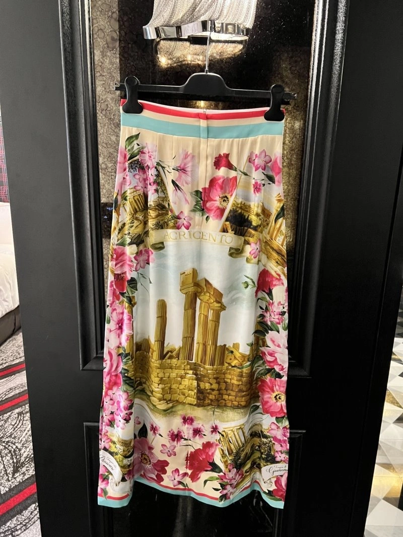 Accurate model Unclassified Brand Dress