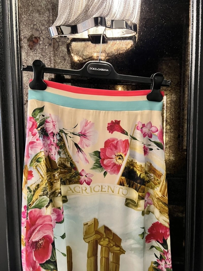 Accurate model Unclassified Brand Dress