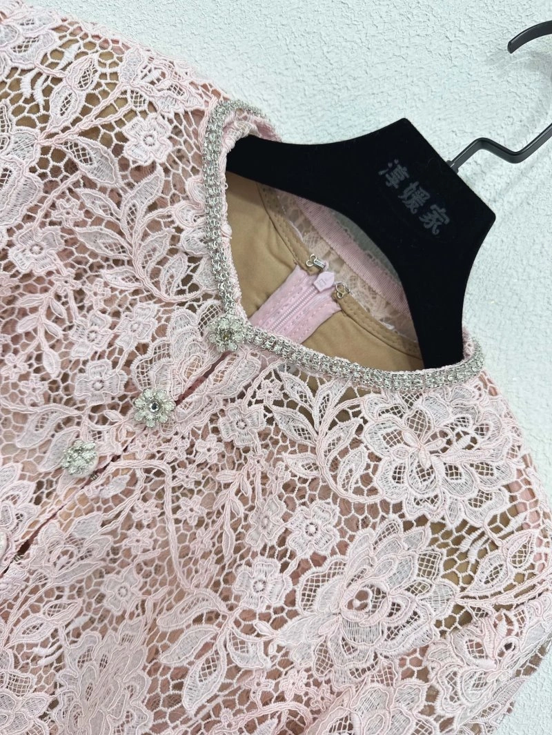 Cut-rate Unclassified Brand Dress