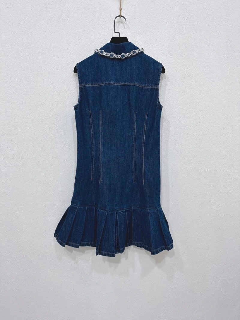 Low-cost Unclassified Brand Dress