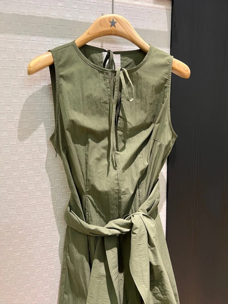 Genuine Unclassified Brand Dress