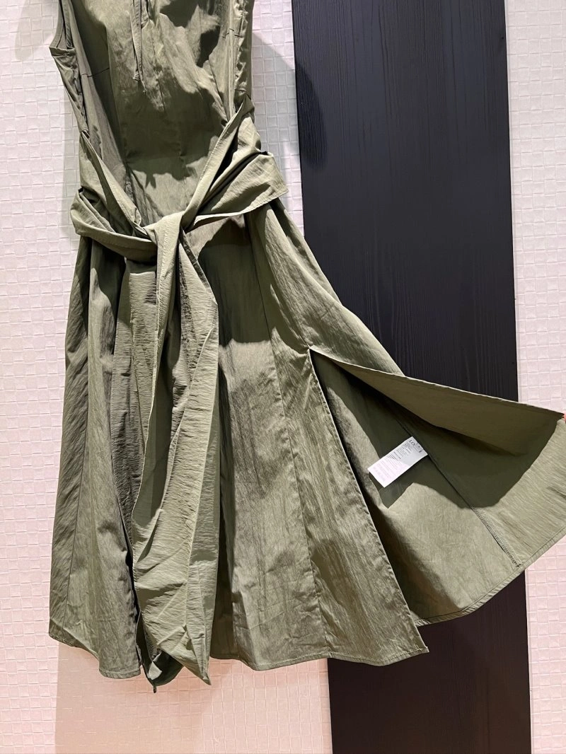 Genuine Unclassified Brand Dress