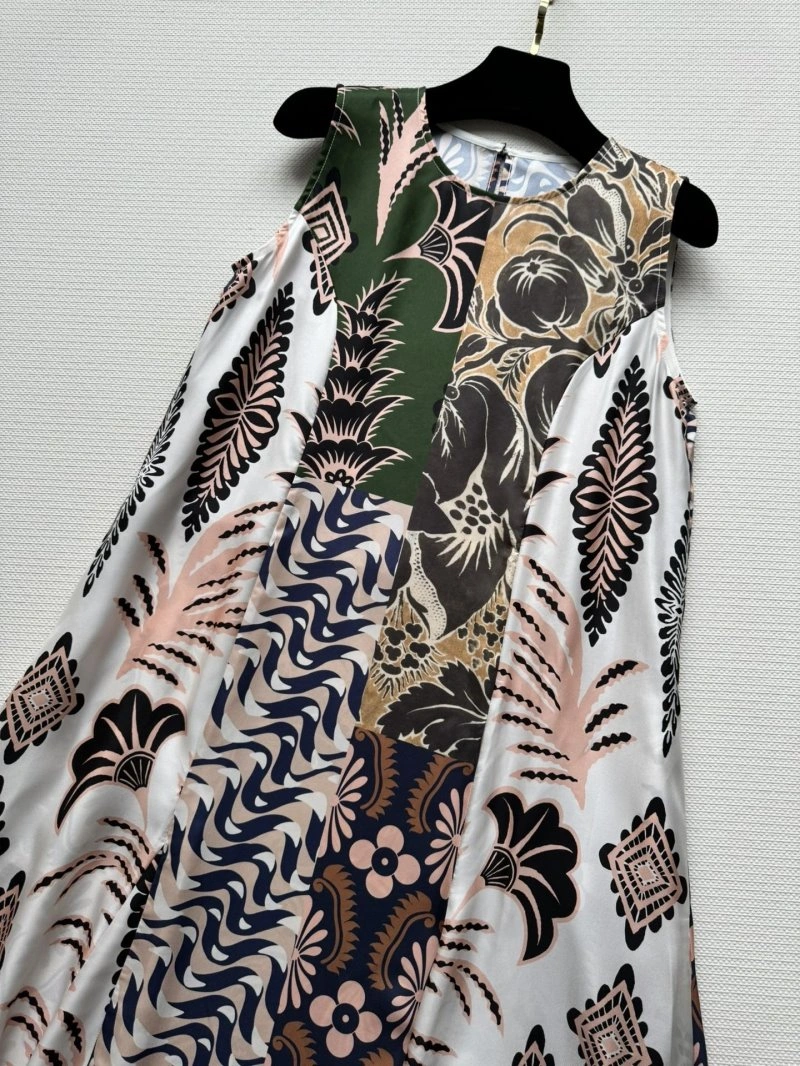 Brand-authenticated Unclassified Brand Dress