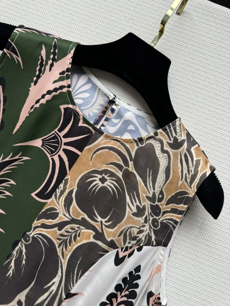 Brand-authenticated Unclassified Brand Dress
