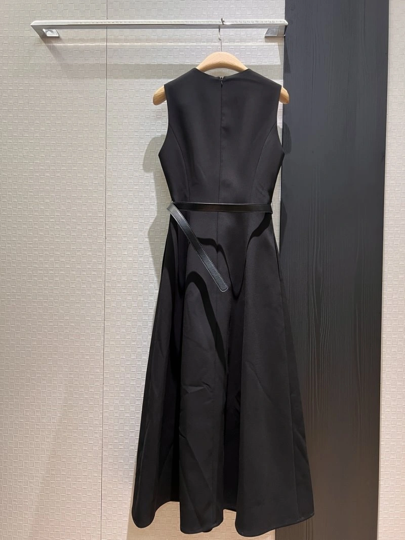 Real Unclassified Brand Dress