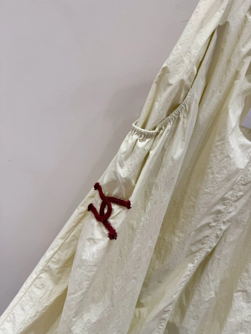 Indistinguishable Unclassified Brand Dress