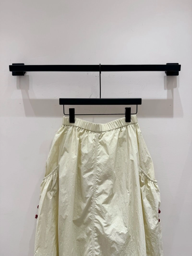 Indistinguishable Unclassified Brand Dress