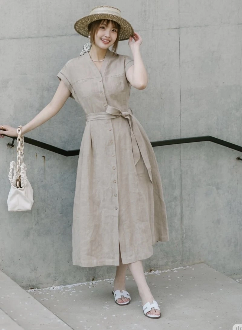 Accurate model Unclassified Brand Dress