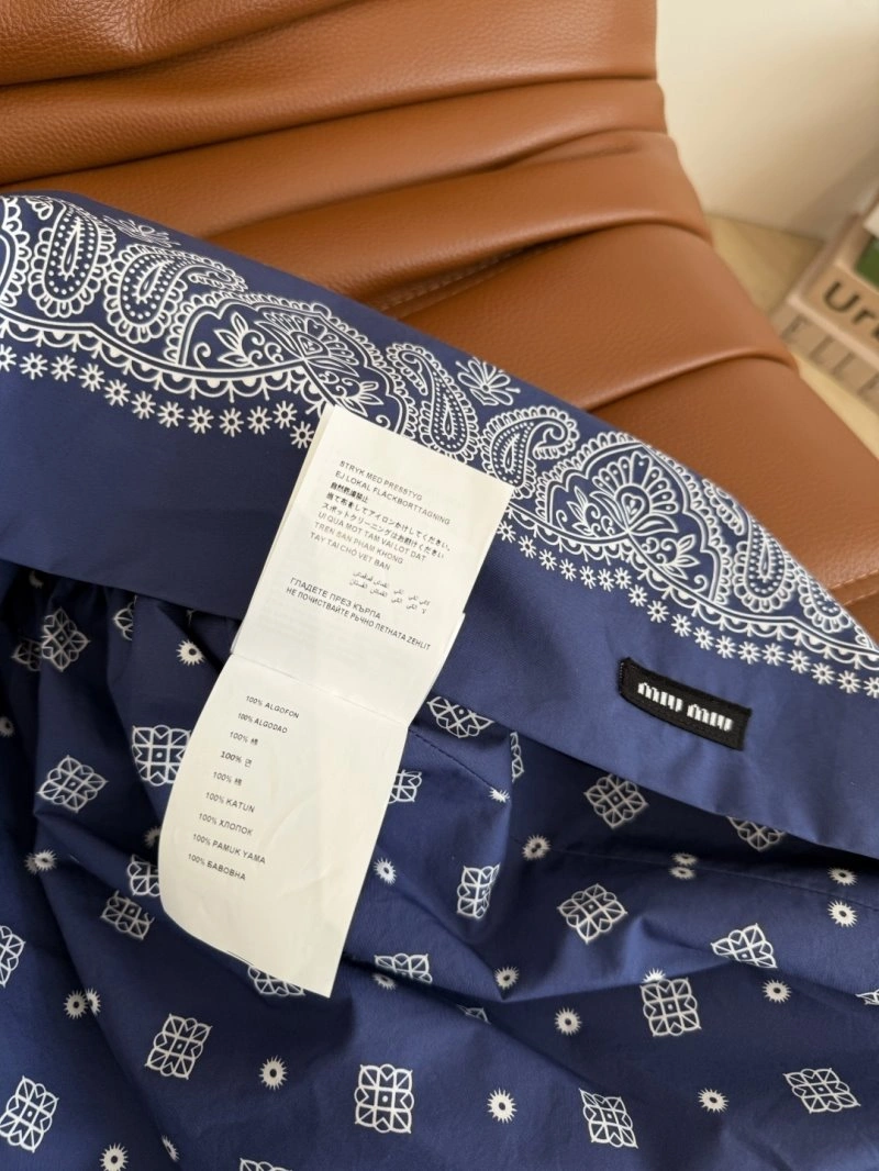 Brand-authenticated Unclassified Brand Dress