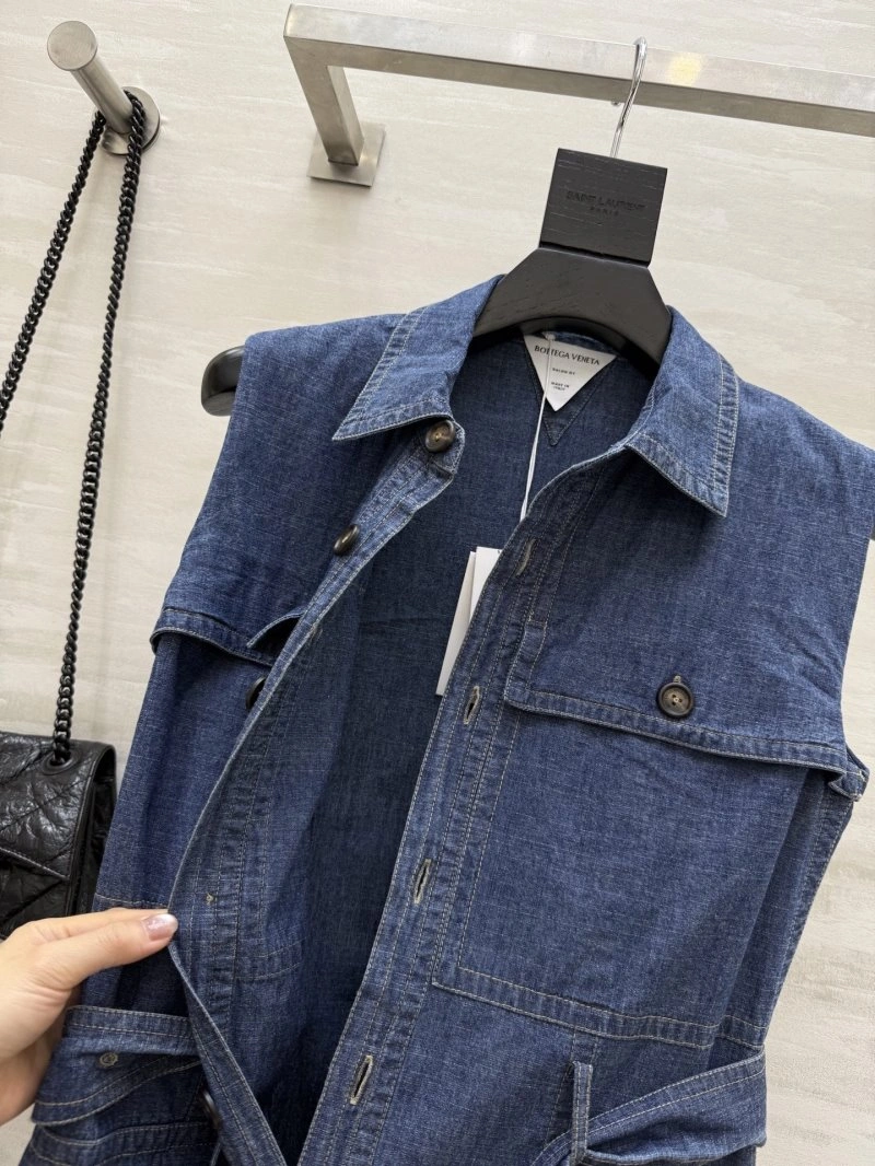 Value-priced Unclassified Brand Dress