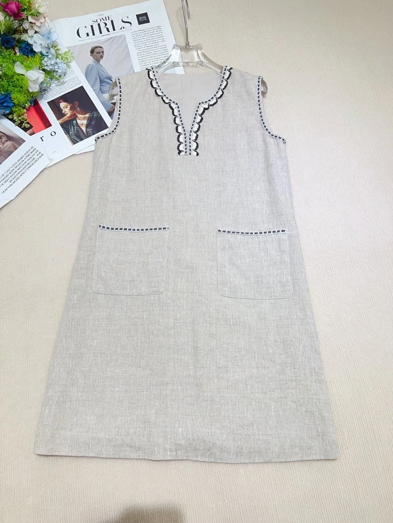 Indistinguishable Unclassified Brand Dress