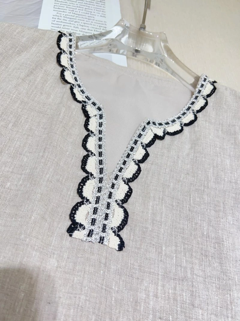 Indistinguishable Unclassified Brand Dress