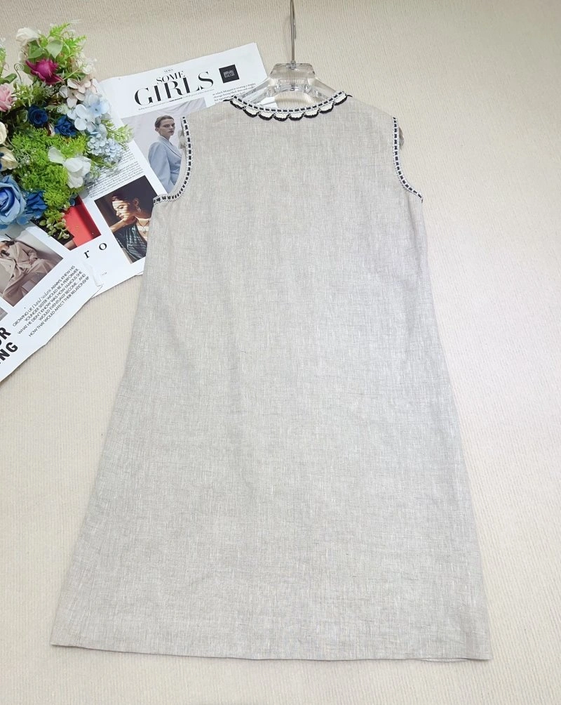 Indistinguishable Unclassified Brand Dress