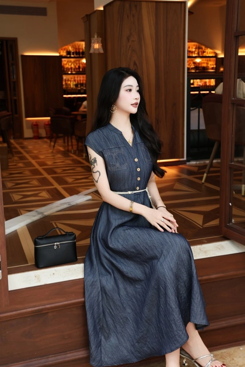 Discounted Unclassified Brand Dress