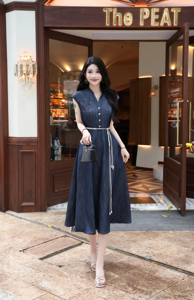 Discounted Unclassified Brand Dress