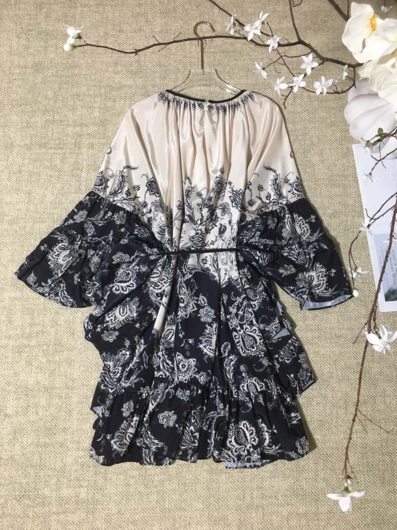 Low-cost Unclassified Brand Dress