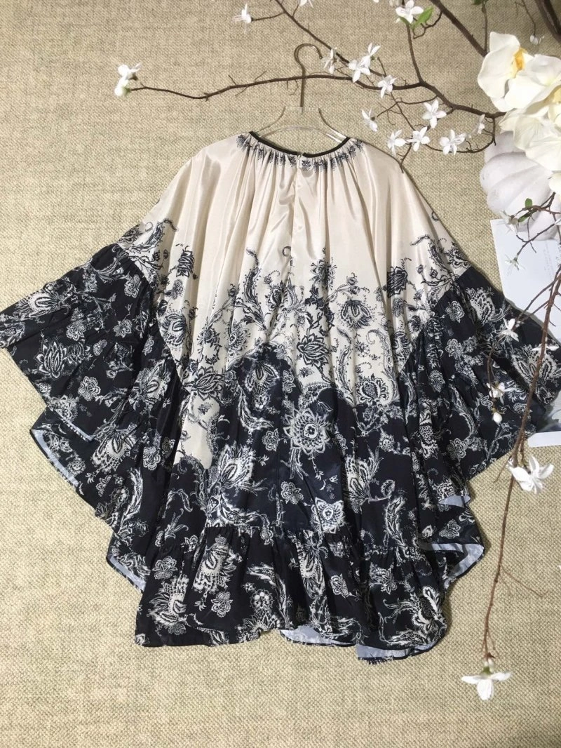 Low-cost Unclassified Brand Dress