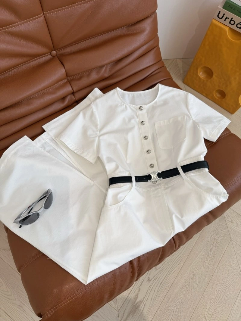 Accurate model Unclassified Brand Dress