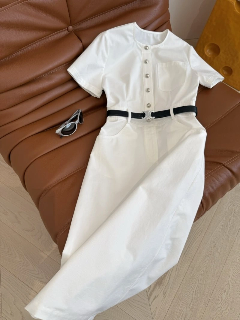 Accurate model Unclassified Brand Dress