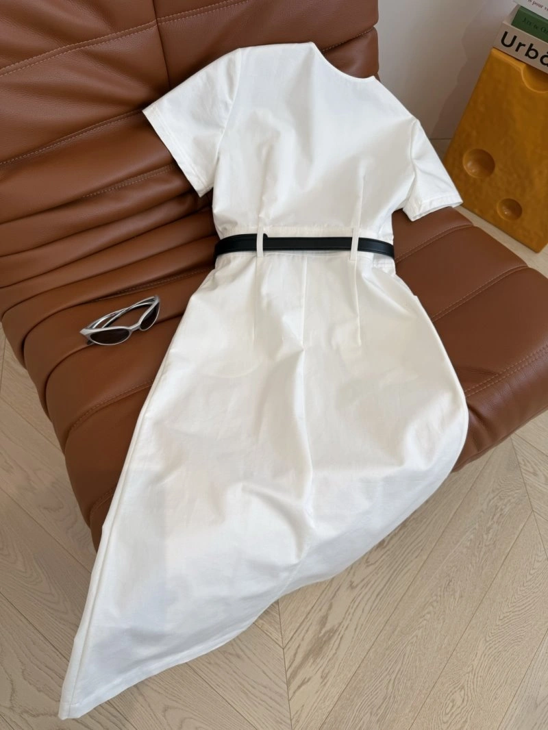 Accurate model Unclassified Brand Dress