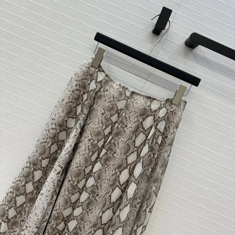 Accurate model Unclassified Brand Dress