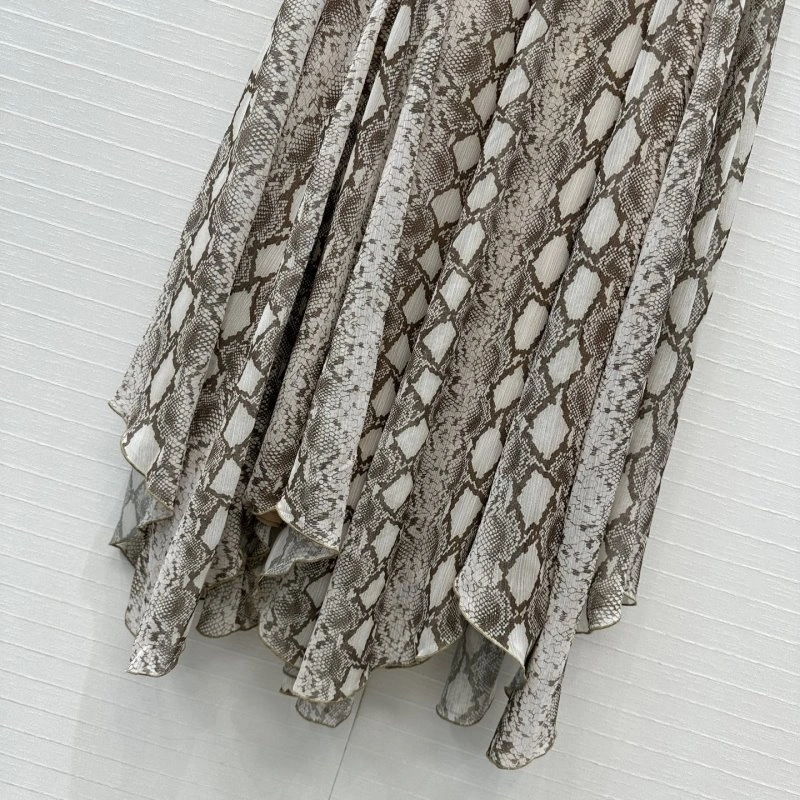 Accurate model Unclassified Brand Dress