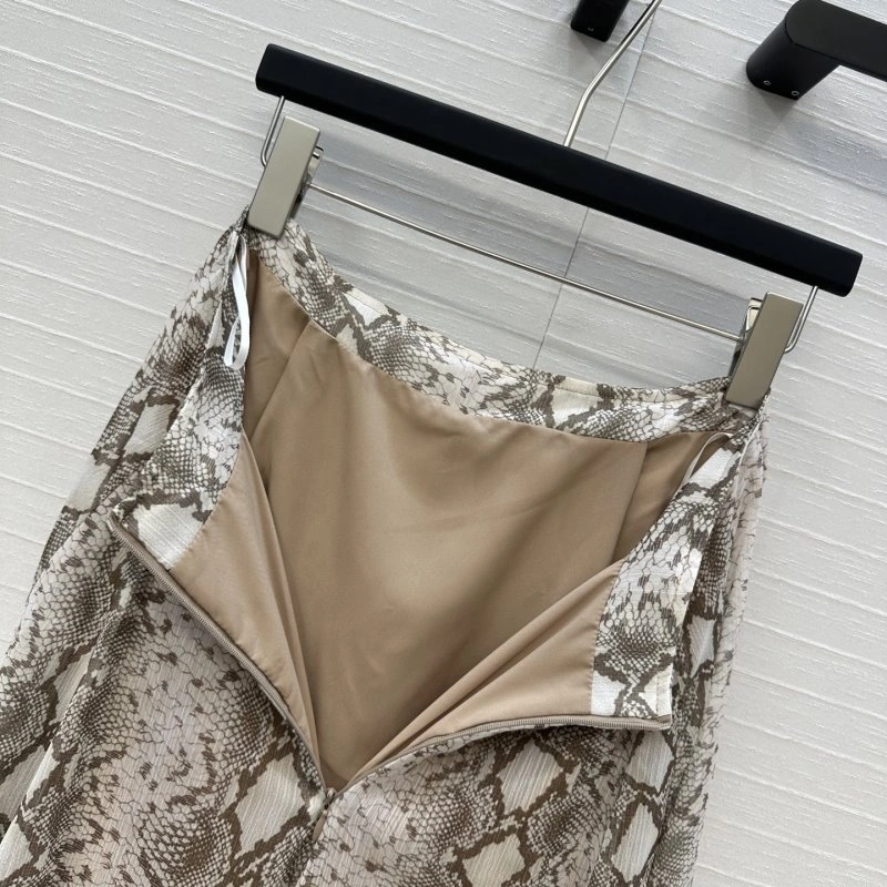 Accurate model Unclassified Brand Dress