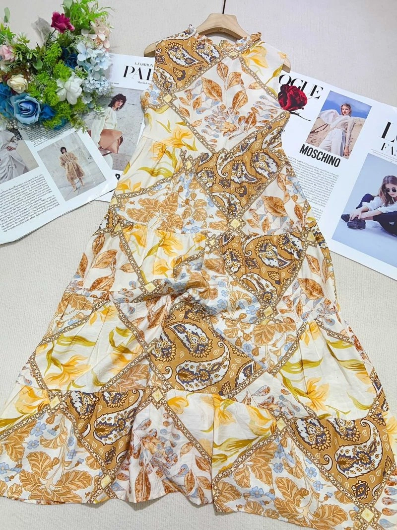 Accurate model Unclassified Brand Dress