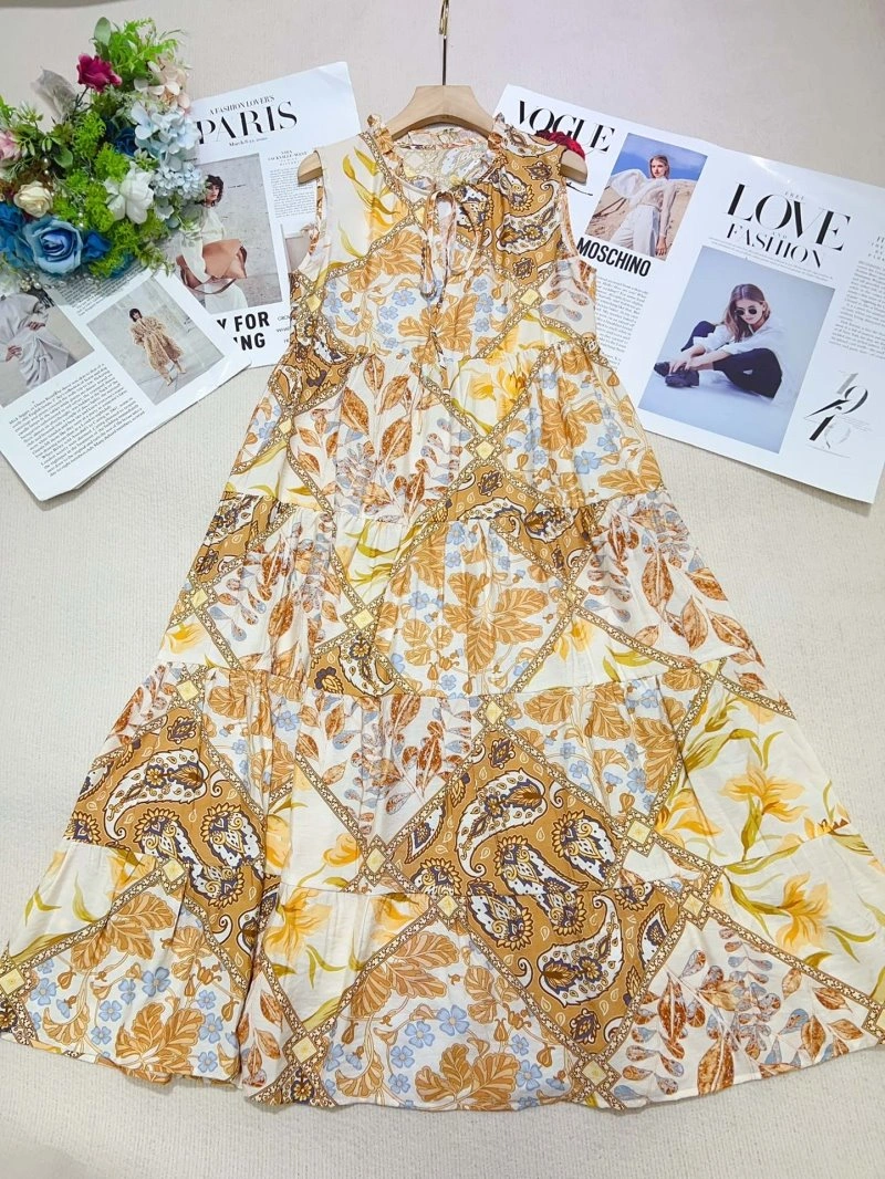 Accurate model Unclassified Brand Dress