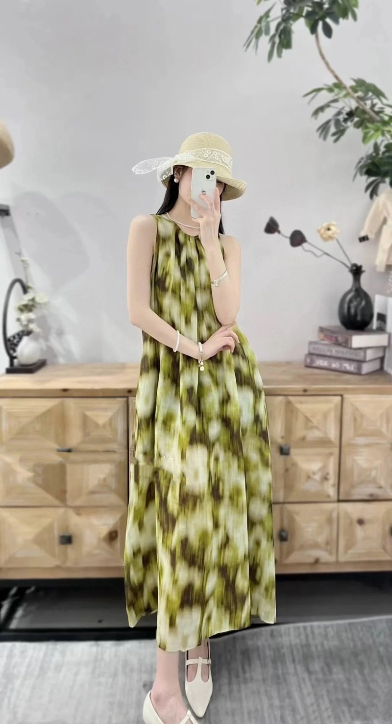 Discounted Unclassified Brand Dress