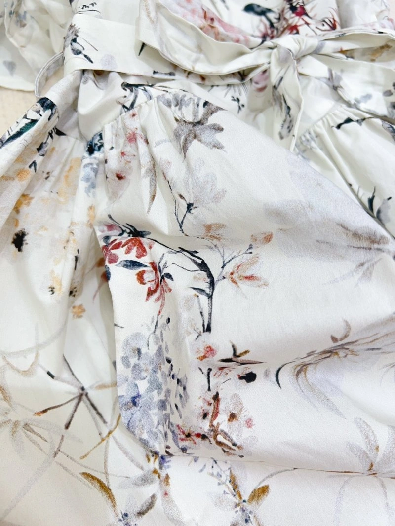 Indistinguishable Unclassified Brand Dress