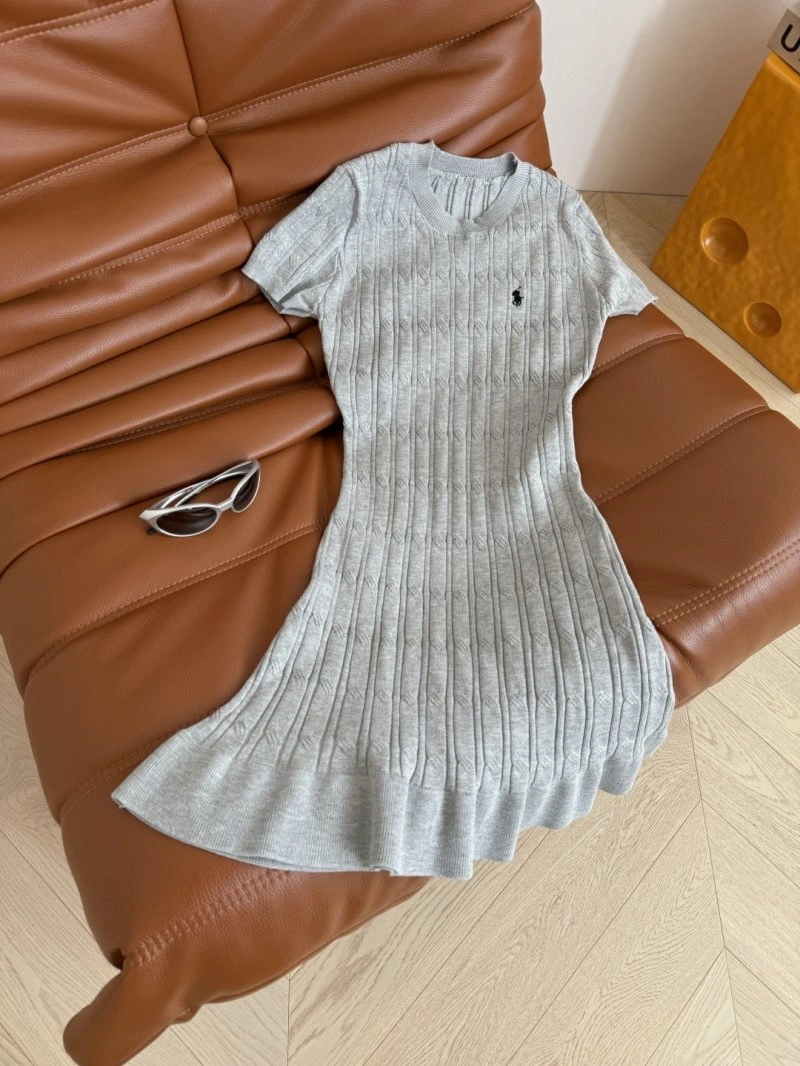 Accurate model Unclassified Brand Dress