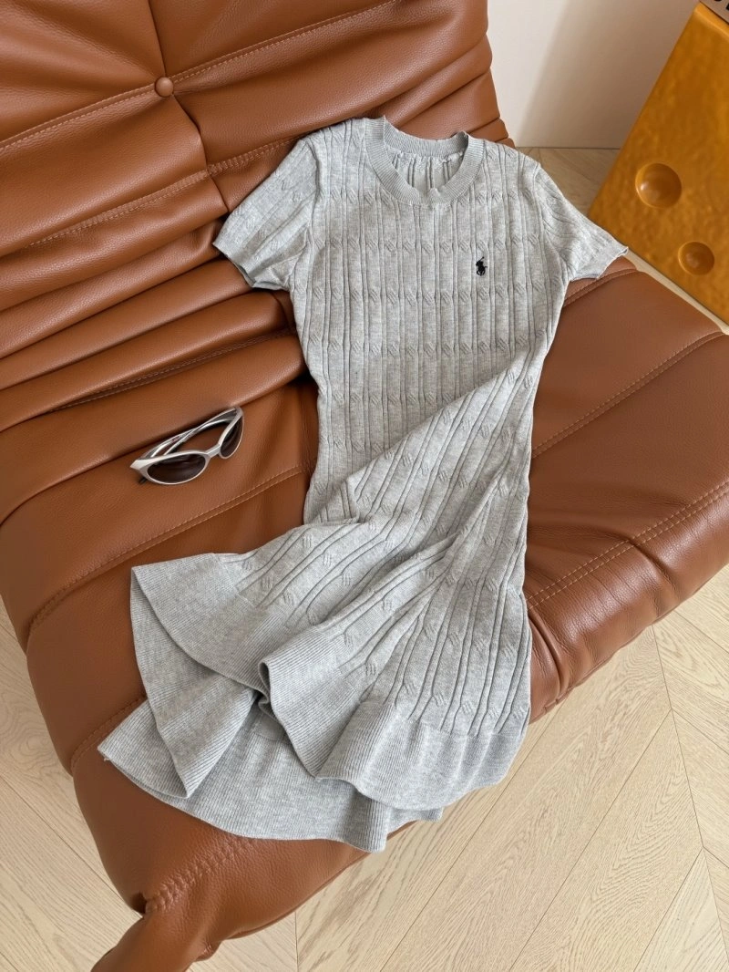 Accurate model Unclassified Brand Dress