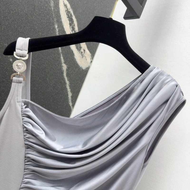 Indistinguishable Unclassified Brand Dress
