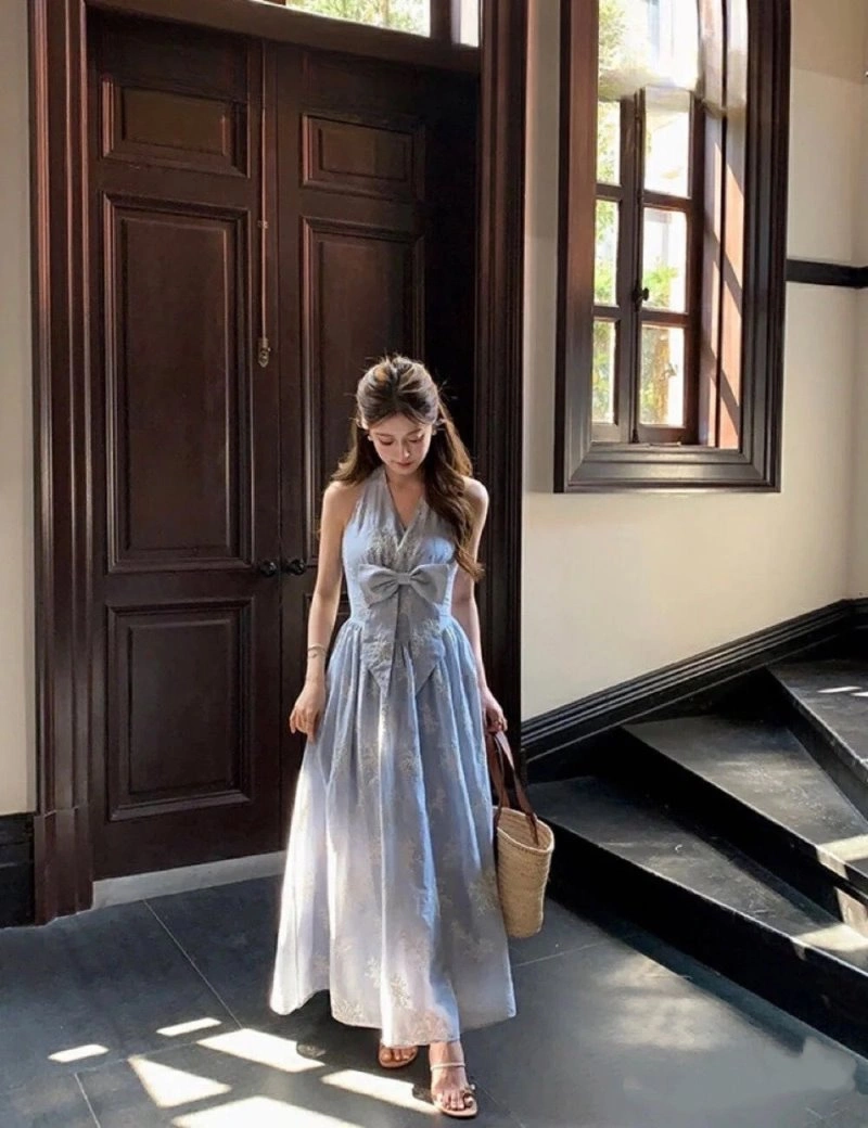 Accurate model Unclassified Brand Dress