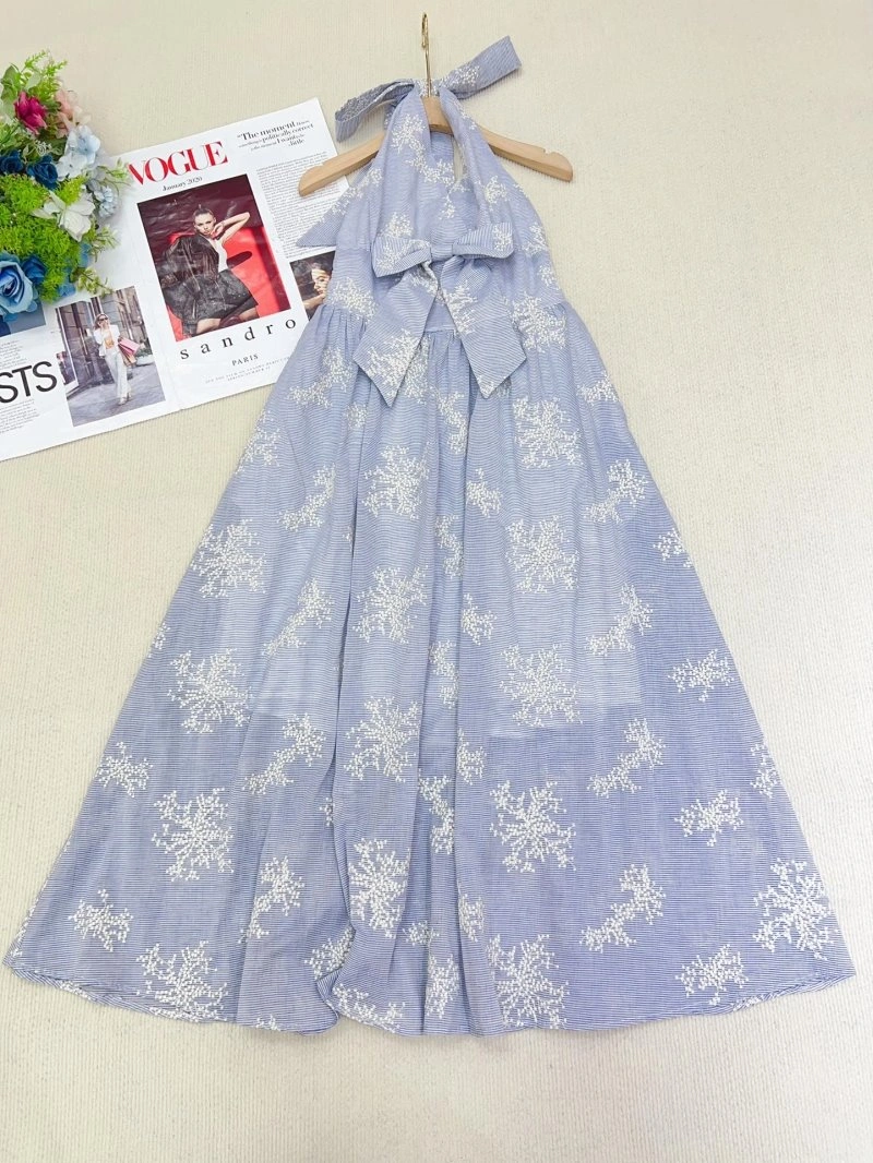 Accurate model Unclassified Brand Dress