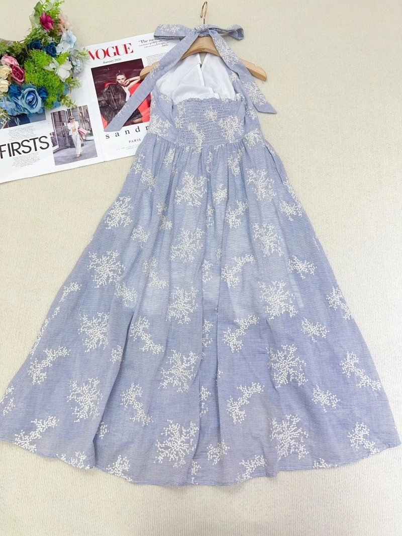Accurate model Unclassified Brand Dress