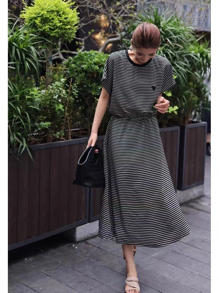 Cut-rate Unclassified Brand Dress