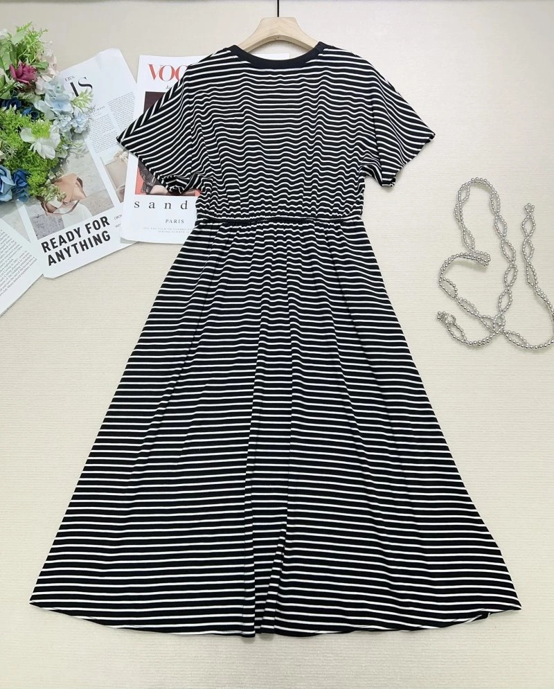 Cut-rate Unclassified Brand Dress