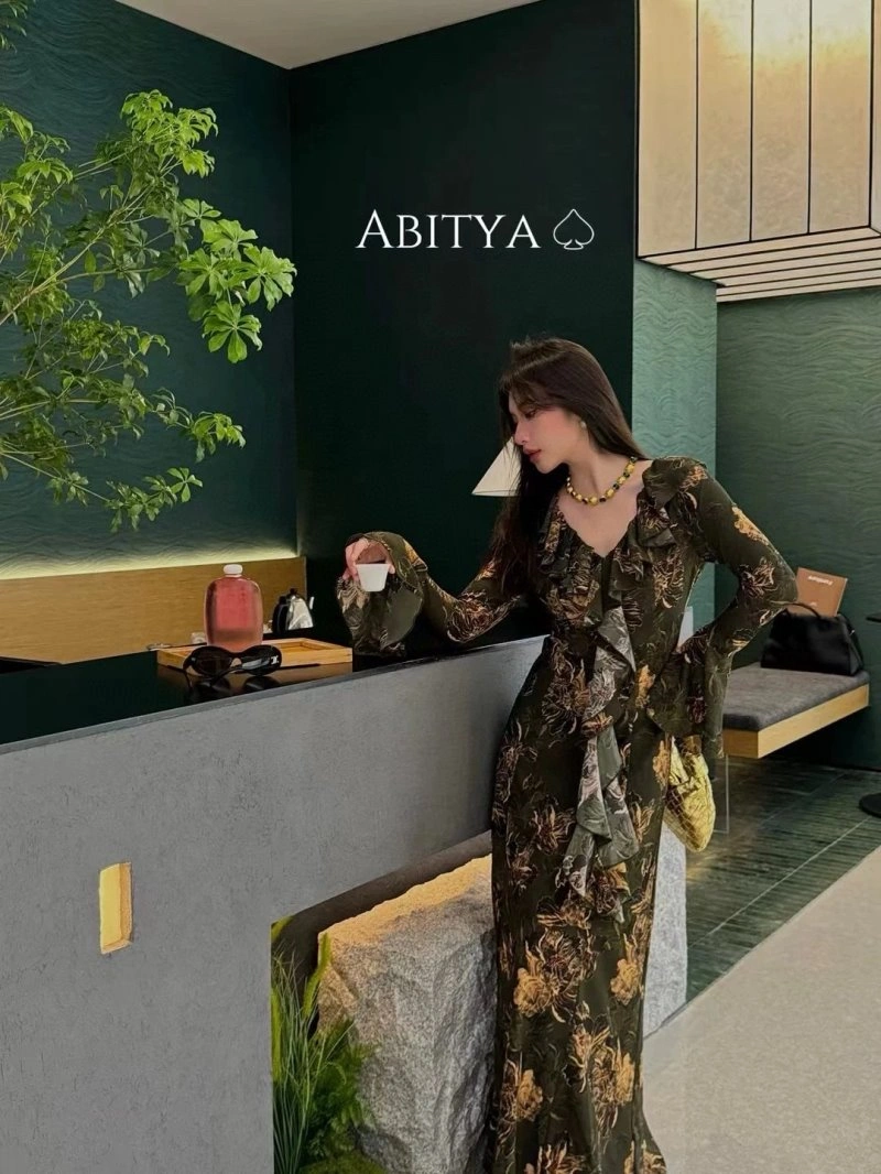 Unclassified Brand Dress